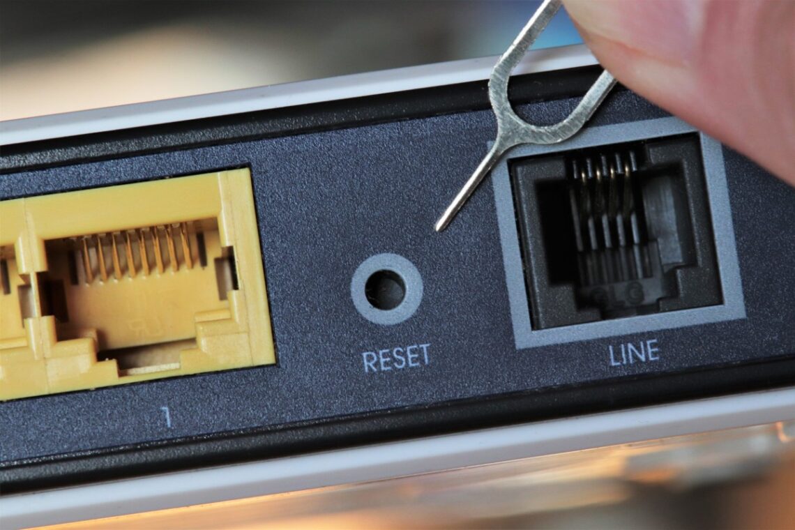 How to Fix LOS Red Light on PLDT, Globe and Converge Routers (2025 ...